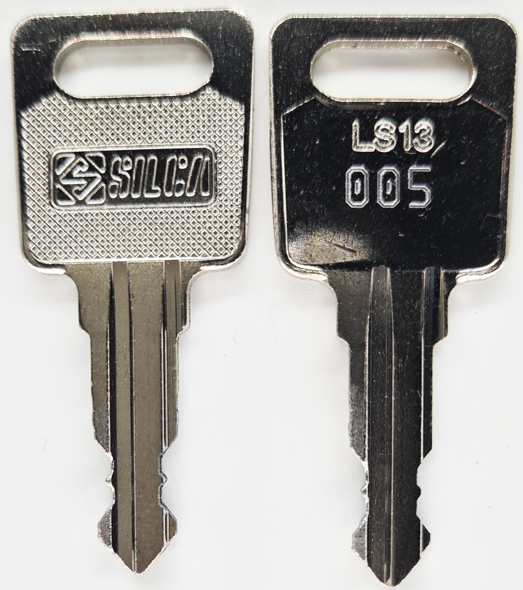 Replacement Everest 005 Window Key from WebKeys - replacement key ...